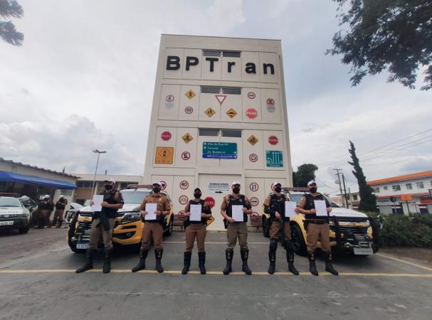Policiais militares do BPTran são homenageados pelo profissionalismo ...